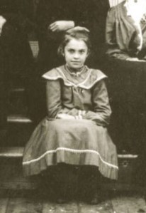 13 year old Laura Elfring-buried in the middle of O’Hare Airport ...